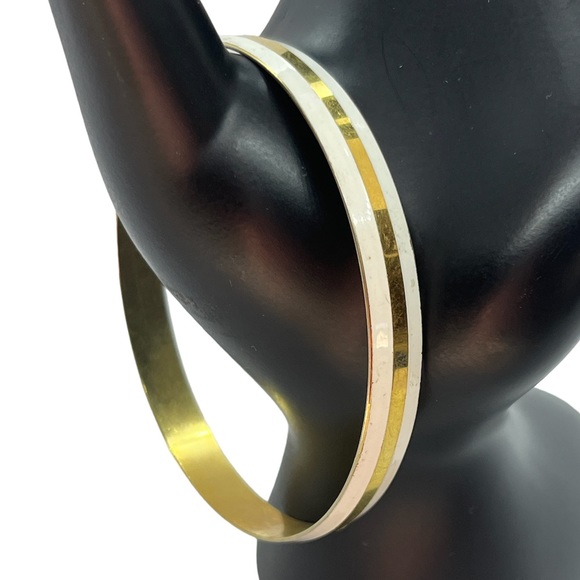 Trifari | Jewelry | Vintage Crown Trifari Gold Tone Metal W Cream ...